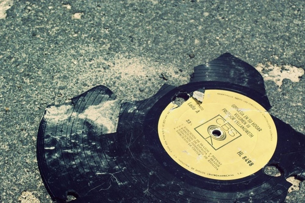 Meno del 10% degli utenti di Spotify ascolta i dischi per intero