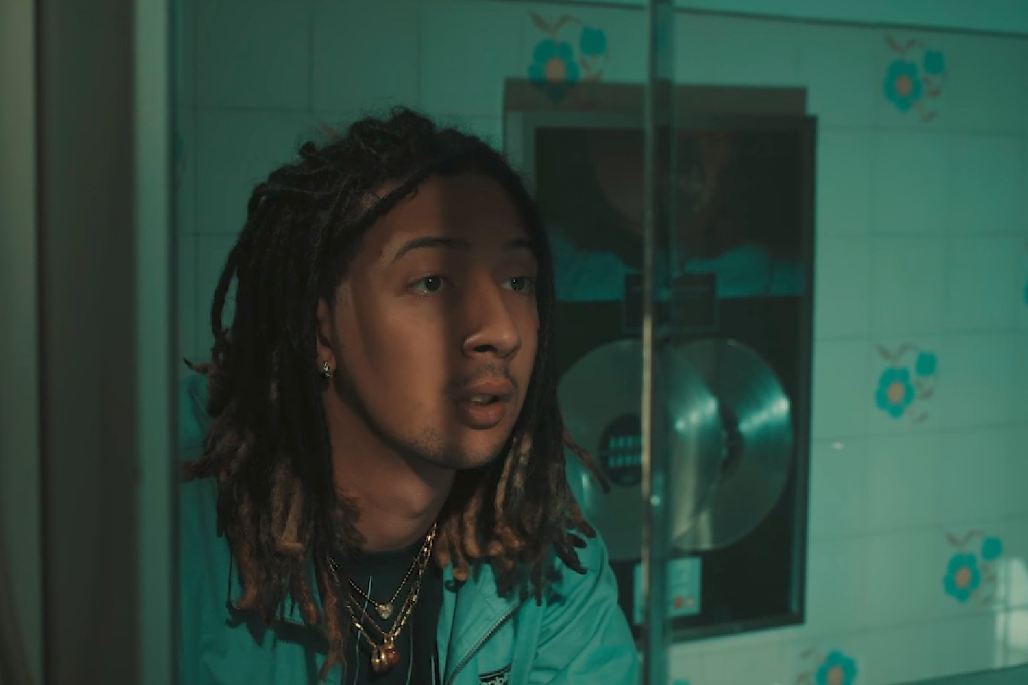 Il trailer con cui Ghali ha annunciato il suo nuovo “Album”