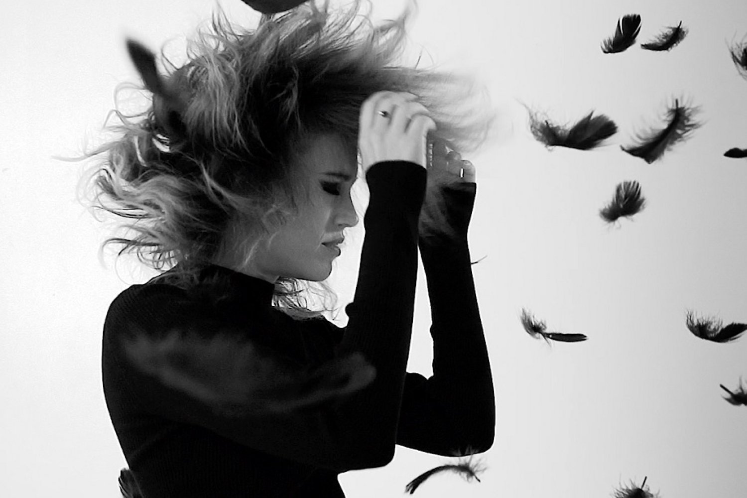 Alteria - Guarda in anteprima il video di “Santa Pace” e leggi l'intervista