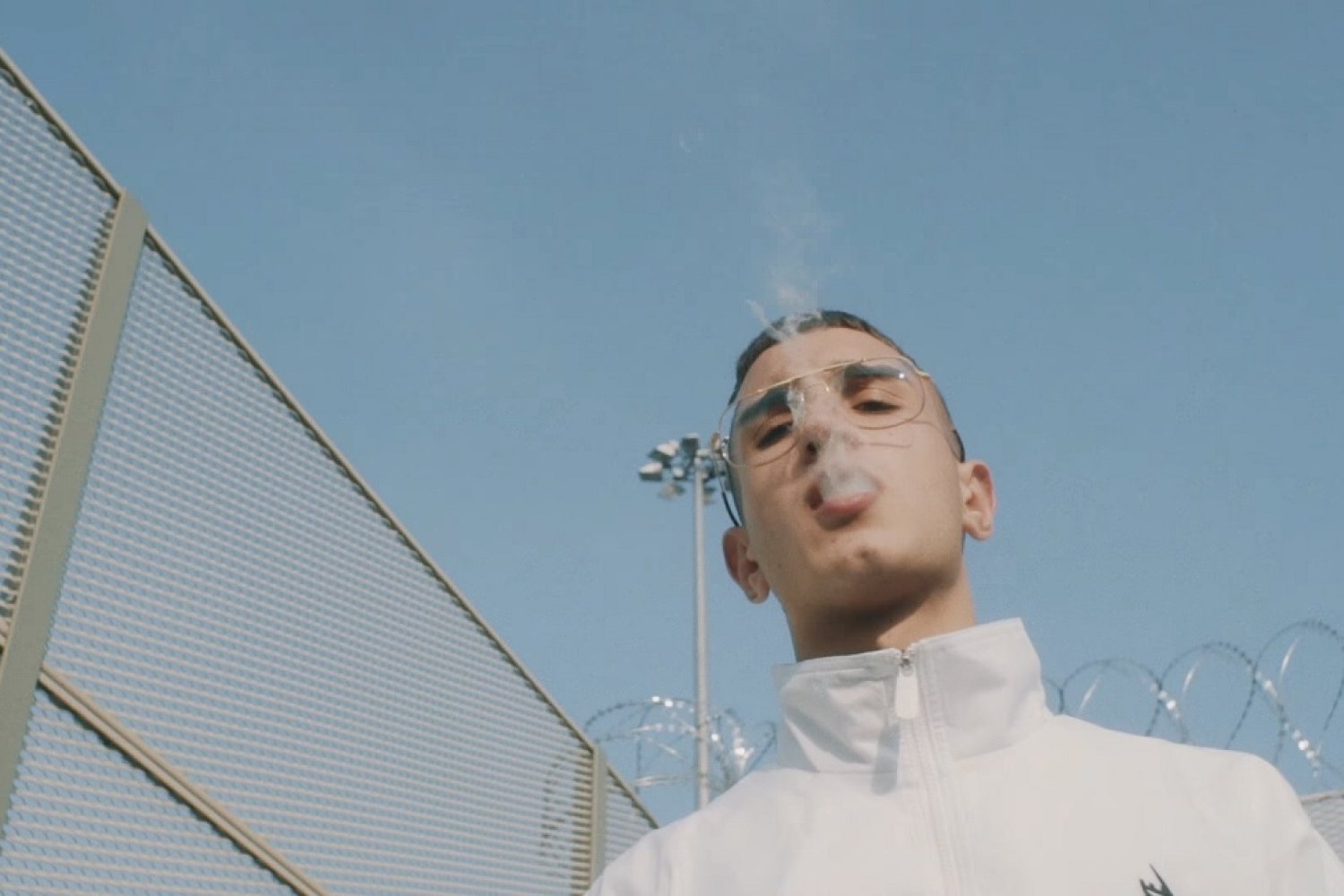 Capo Plaza torna col nuovo video “Giovane Fuoriclasse”