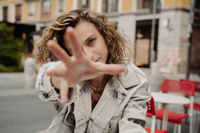 Mavie Pride Month "Le Luci", cassa dritta e diritti per tutti